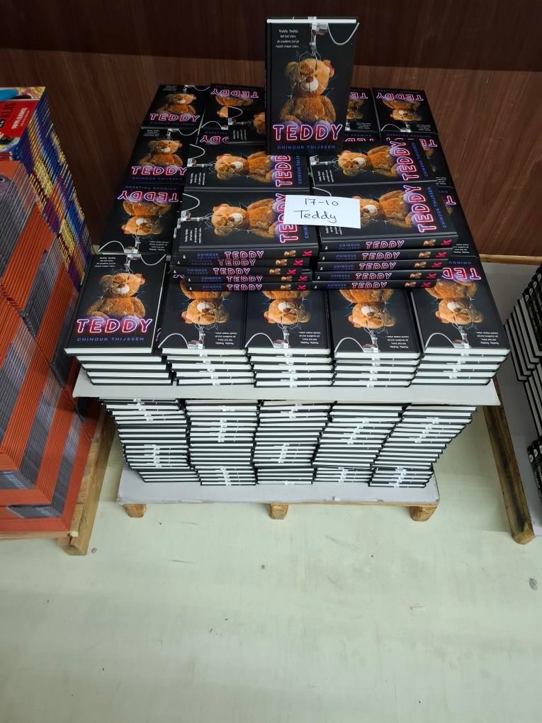 Teddy 🧸 in de bibliotheek – Chinouk Thijssen